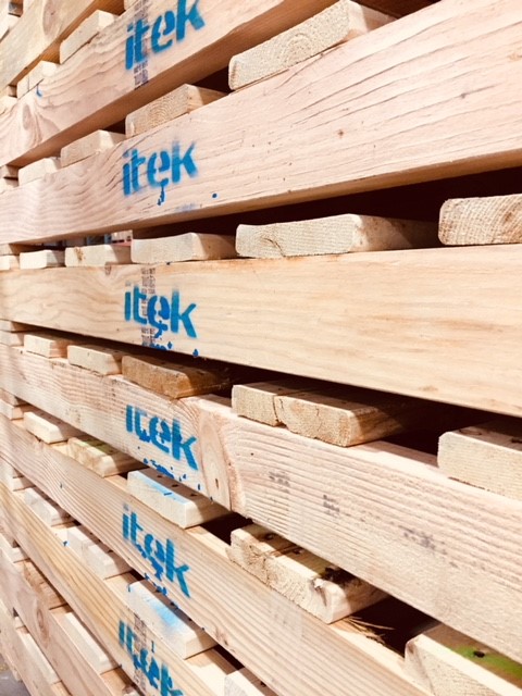 ITEK Energy limits single-use plastic with reusable solar panel ...