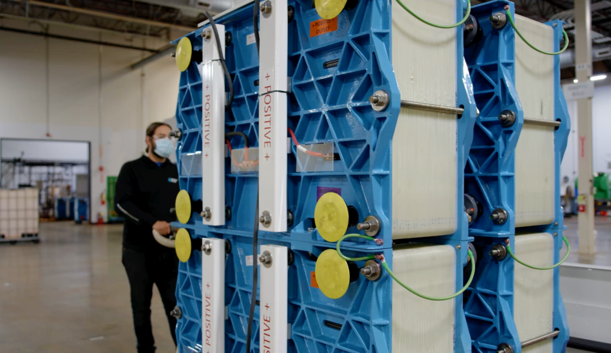 Iron flow battery tech shows promise for mid-duration energy storage ...