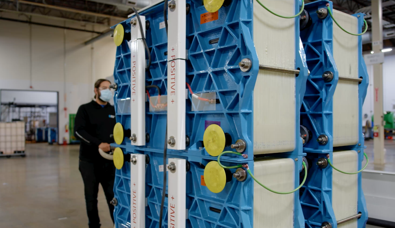 Iron flow battery tech shows promise for mid-duration energy storage ...
