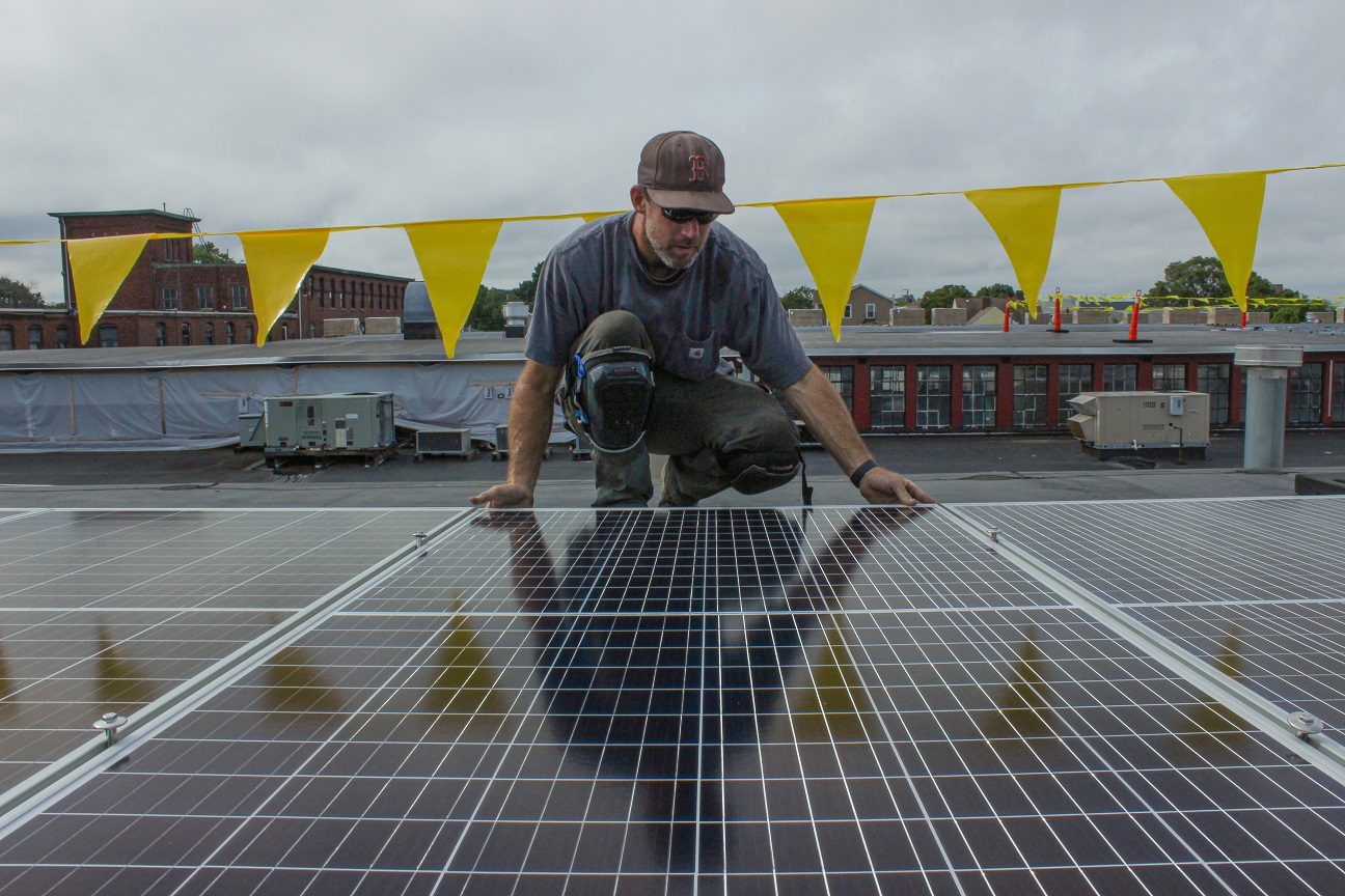 Solar Tsunami: Solar PV grows 26% again – stays exponential as it blows ...