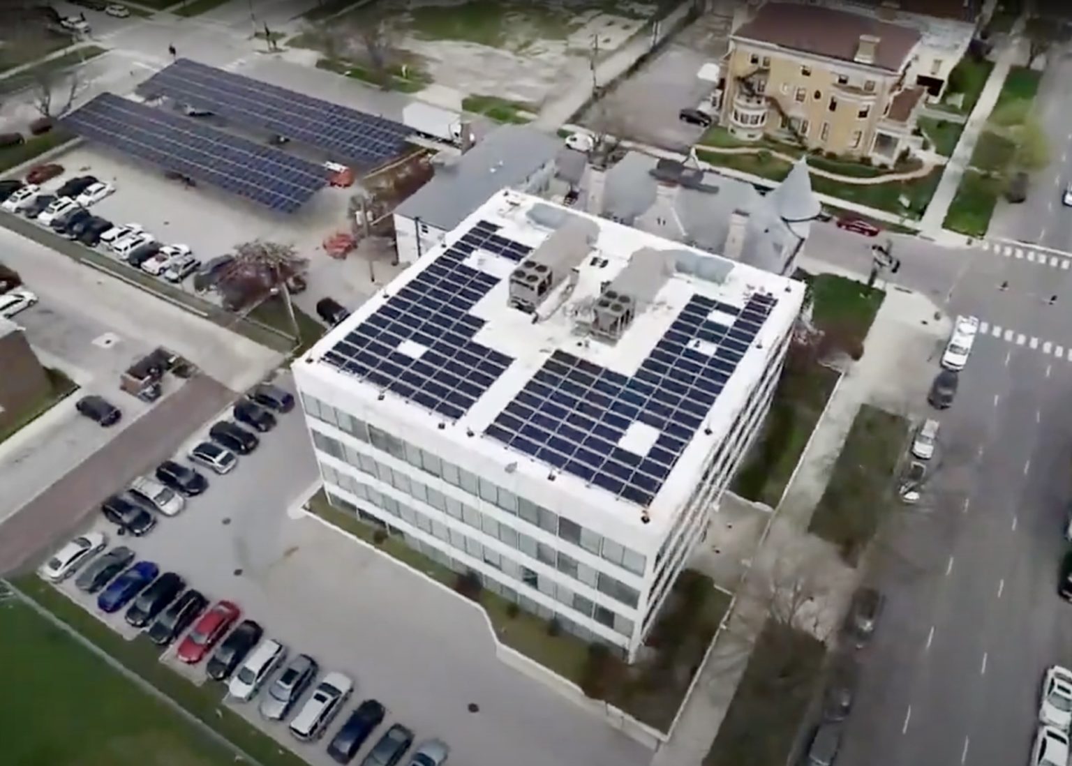 Rooftop solar and solar carport bring clean energy to Chicago’s ...
