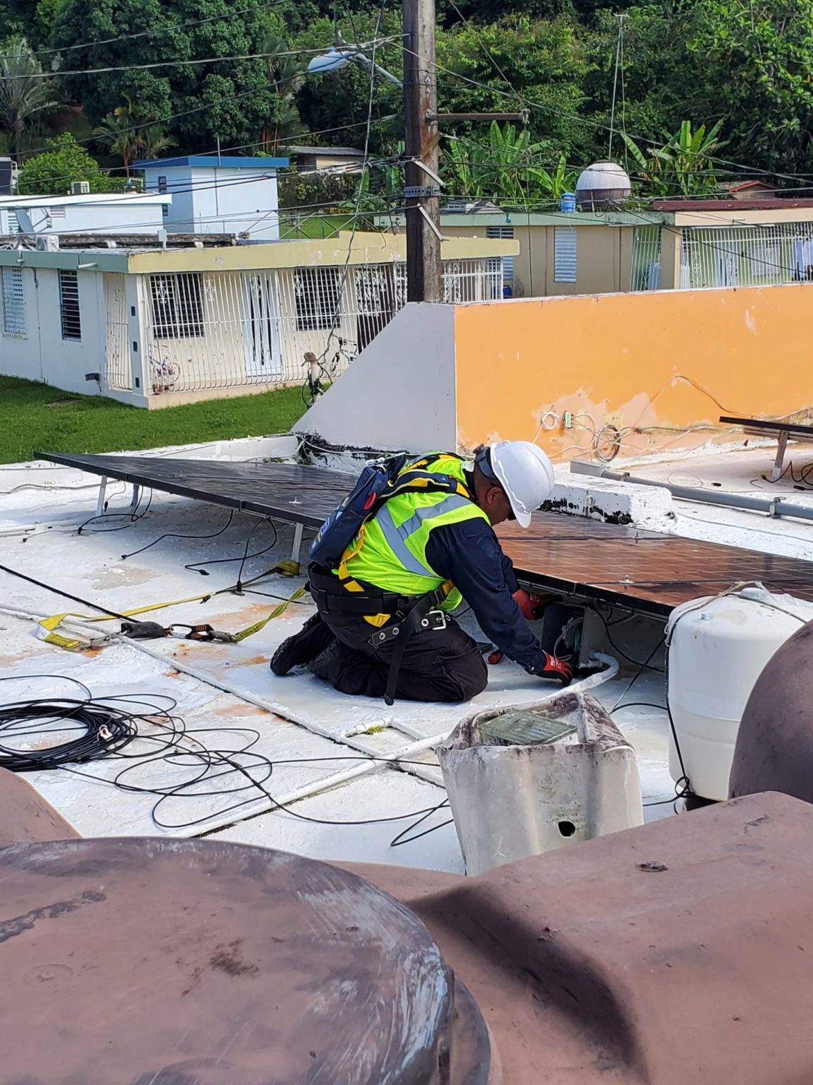 Solar-plus-storage kept the lights on in Puerto Rico after Hurricane ...