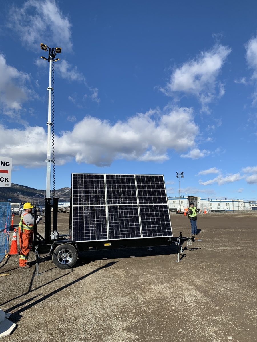 Portable off-grid solar and battery kit from Canada