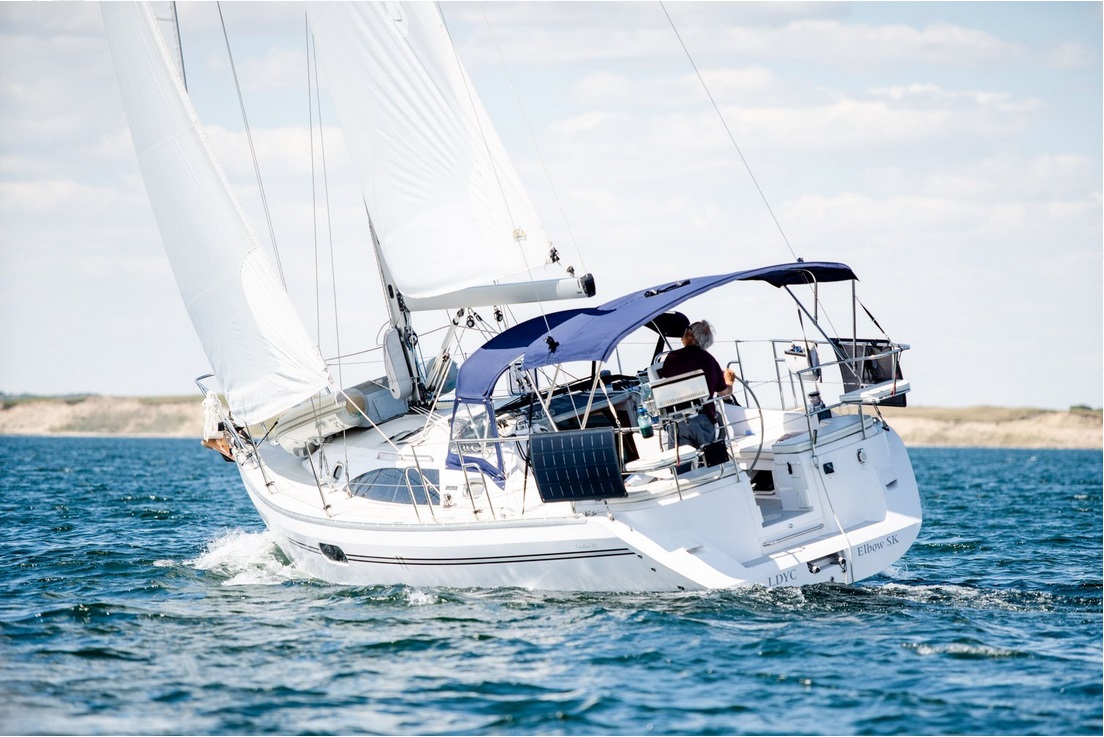 Canadian manufacturer releases carbon-fiber solar panel for boats – pv ...