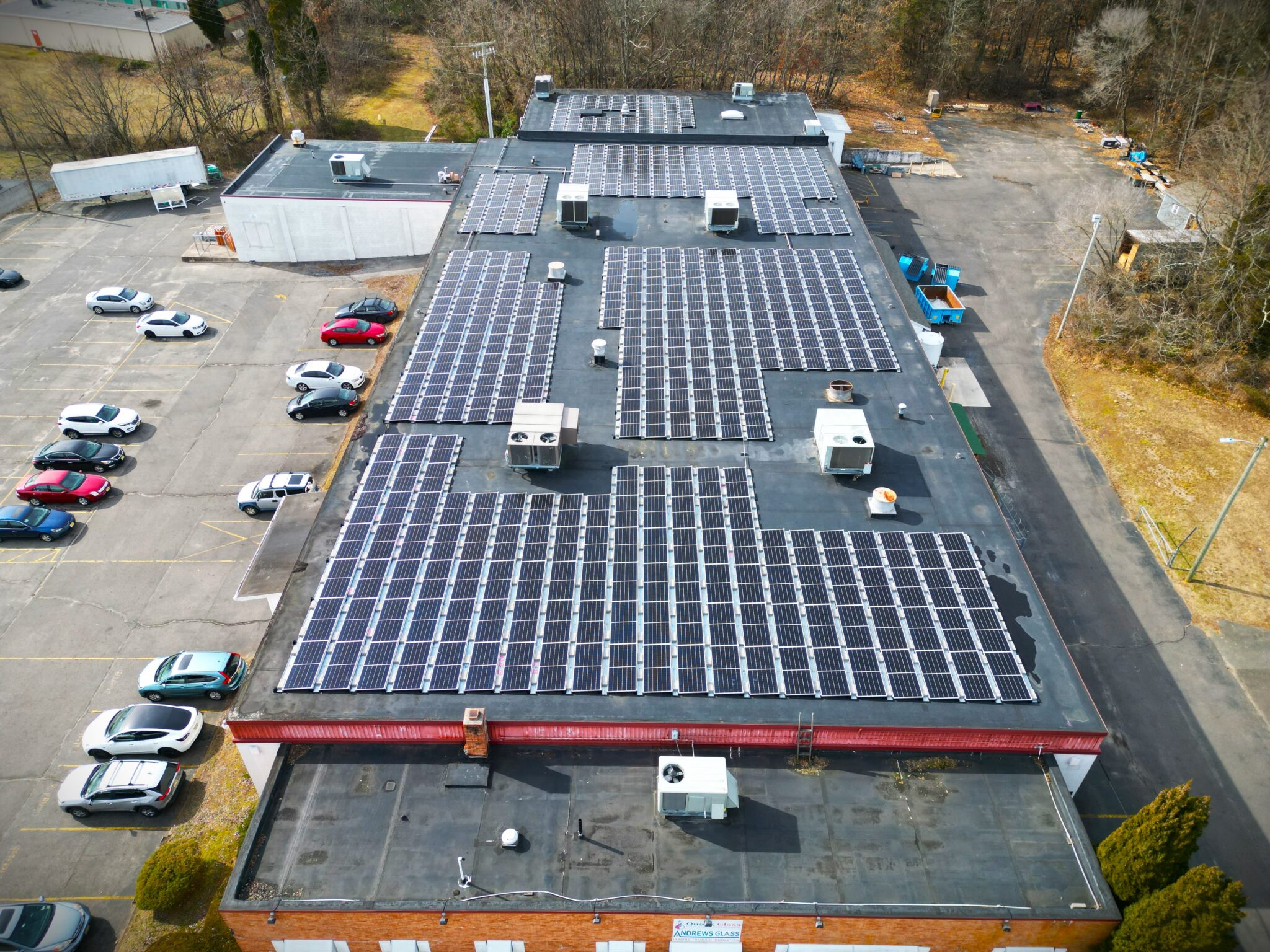 Glass manufacturer pairs its operations with rooftop solar – pv ...
