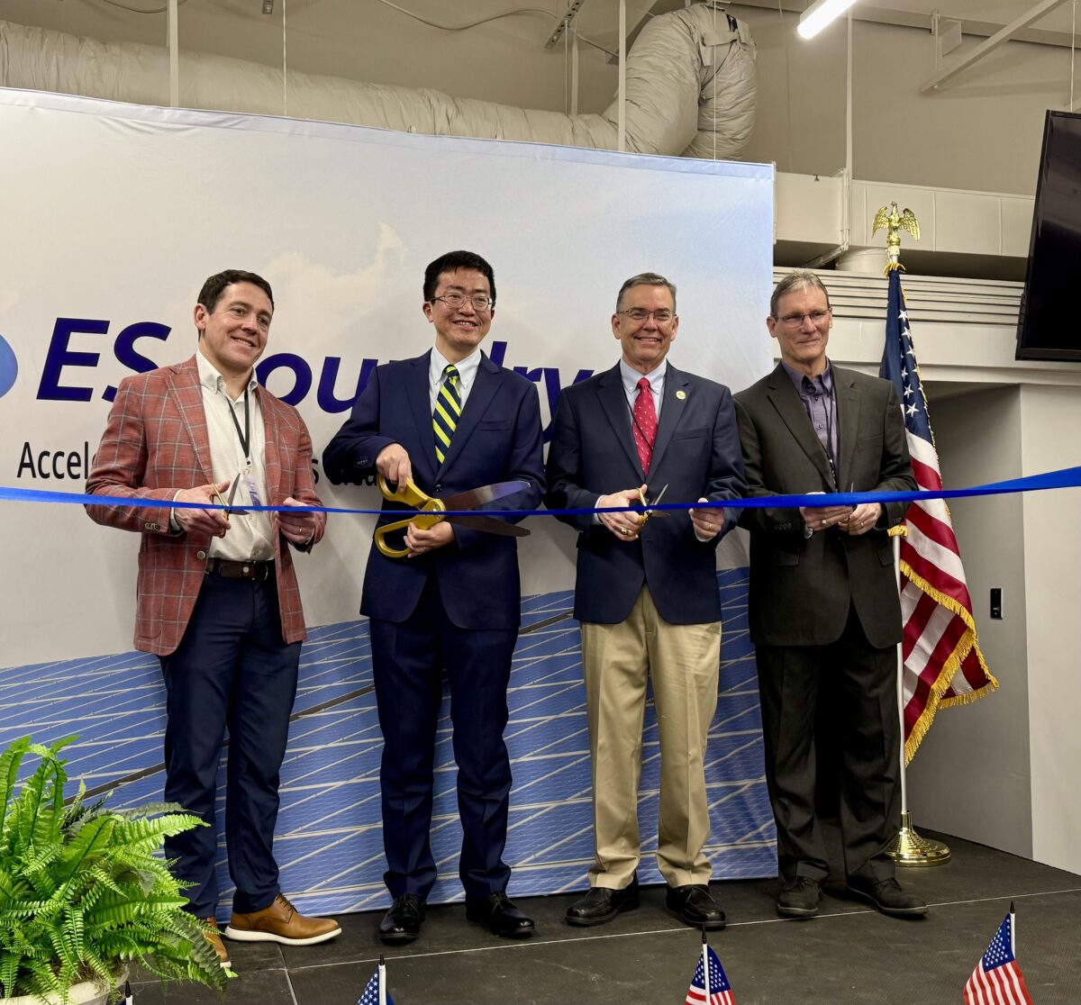 ES Foundry Launches New Solar Cell Factory in Greenwood, South Carolina ...