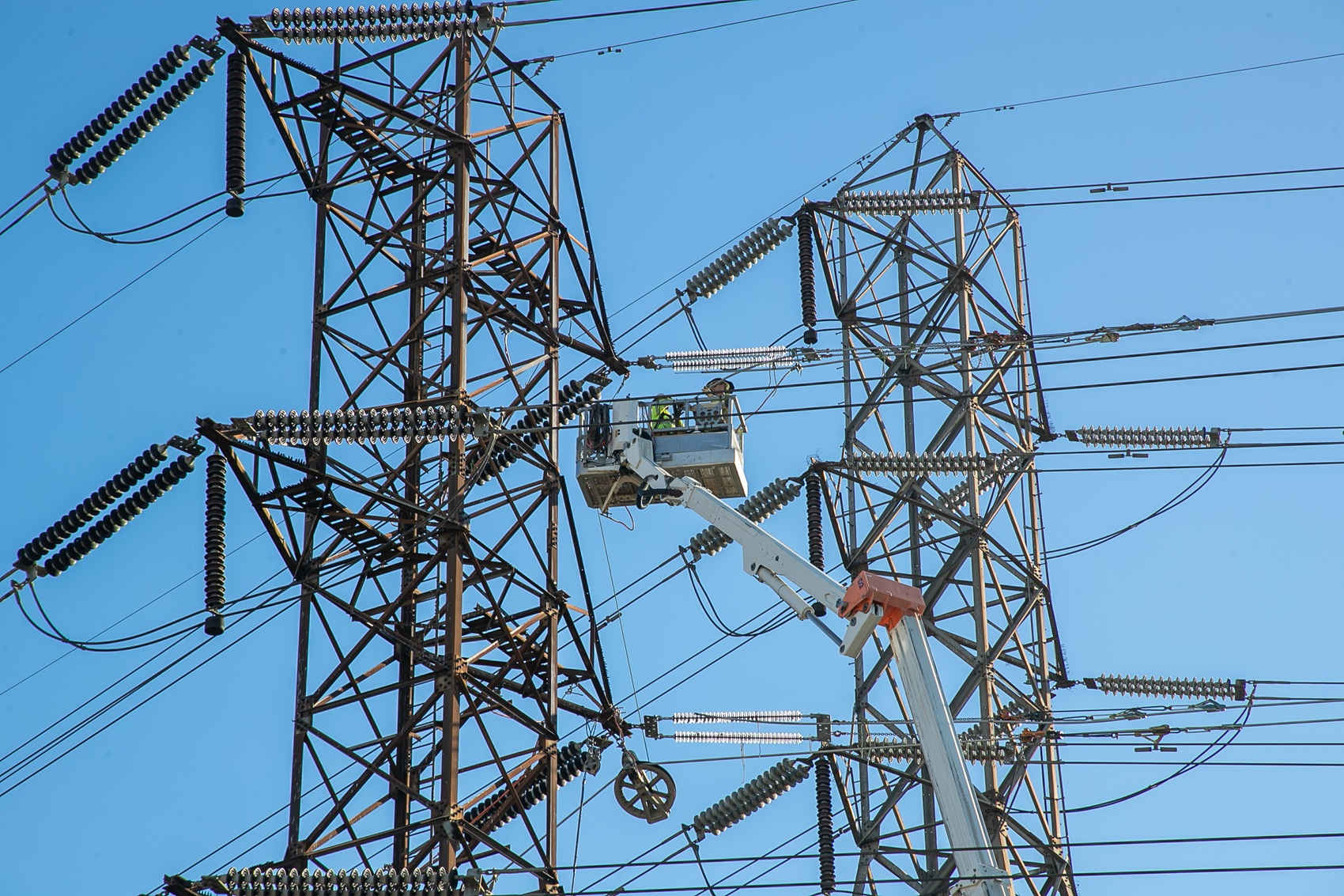 Google aims to boost transmission capacity with advanced conductor ...